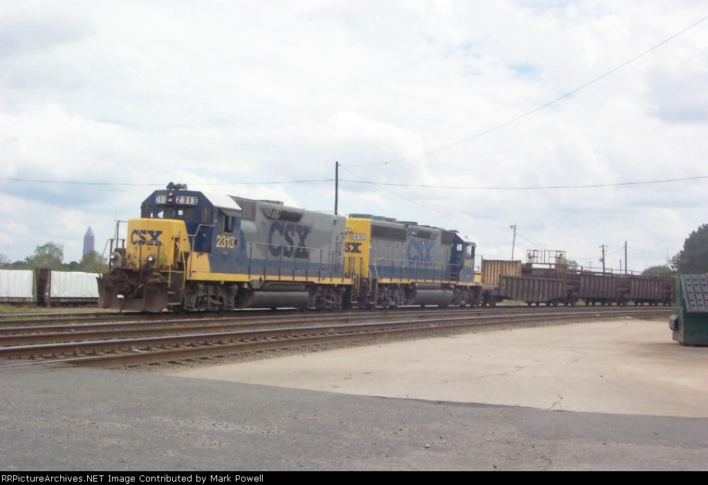 CSX 2313 & 6410 during a crew change at Pine Street